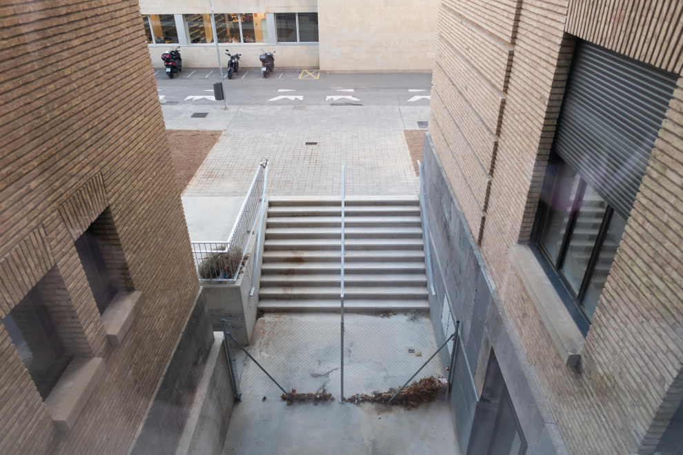 Últimos retoques en la nueva facultad de Filosofía y Letras | Imágenes