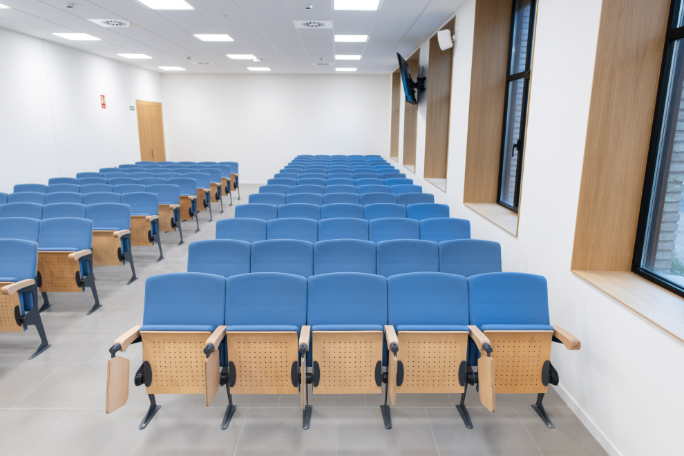 Últimos retoques en la nueva facultad de Filosofía y Letras | Imágenes