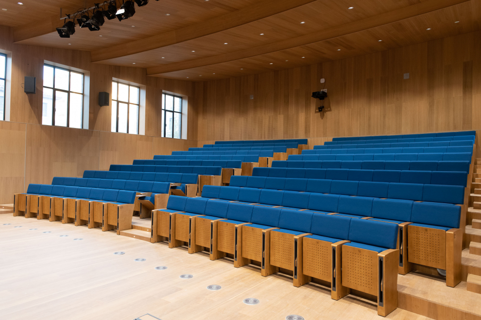 Últimos retoques en la nueva facultad de Filosofía y Letras | Imágenes