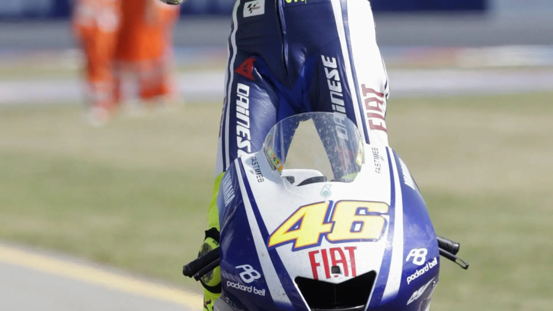 Rossi y Simón se acercan al título en MotoGP y 125cc