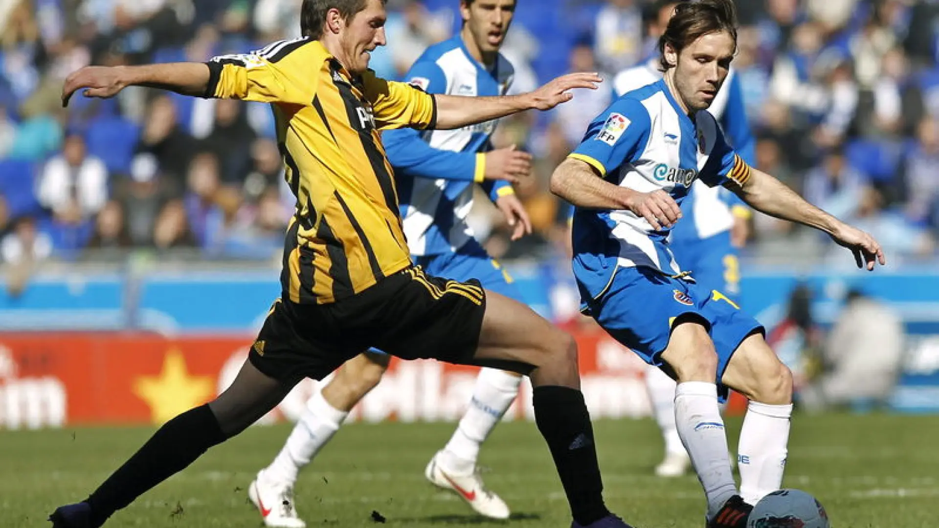 Adam Pinter sufre una elongación muscular