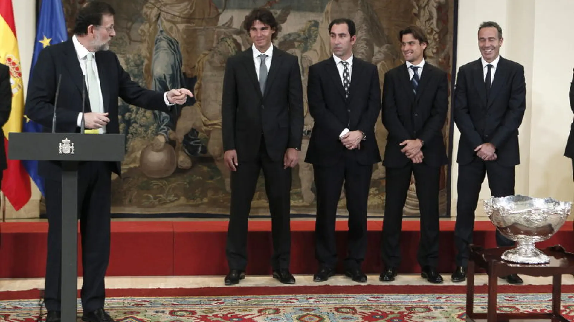 Rajoy defiende a los deportistas frente a las bromas de los guiñoles