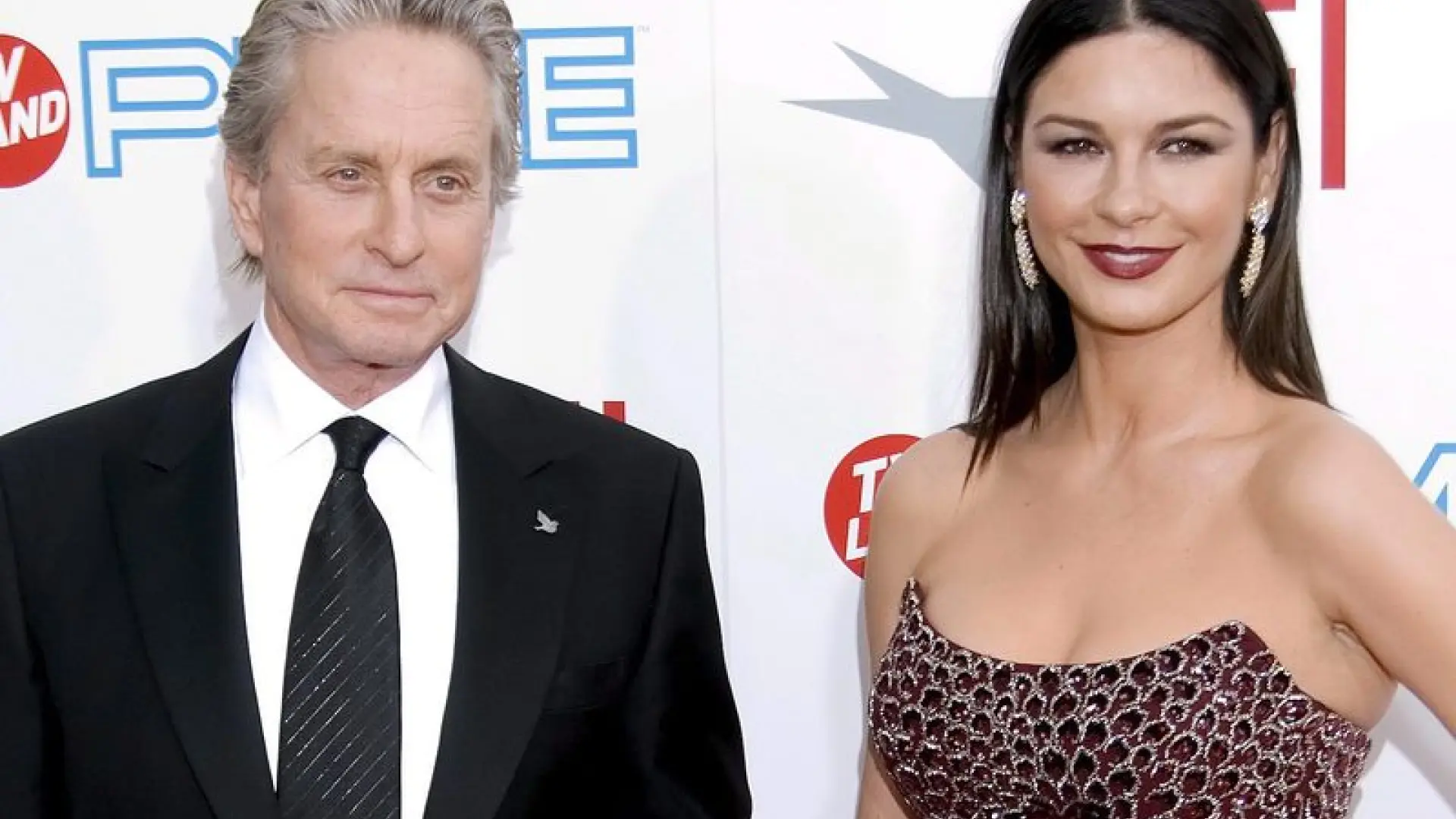 Michael Douglas y Catherine Zeta-Jones de turismo en la isla hondureña ...