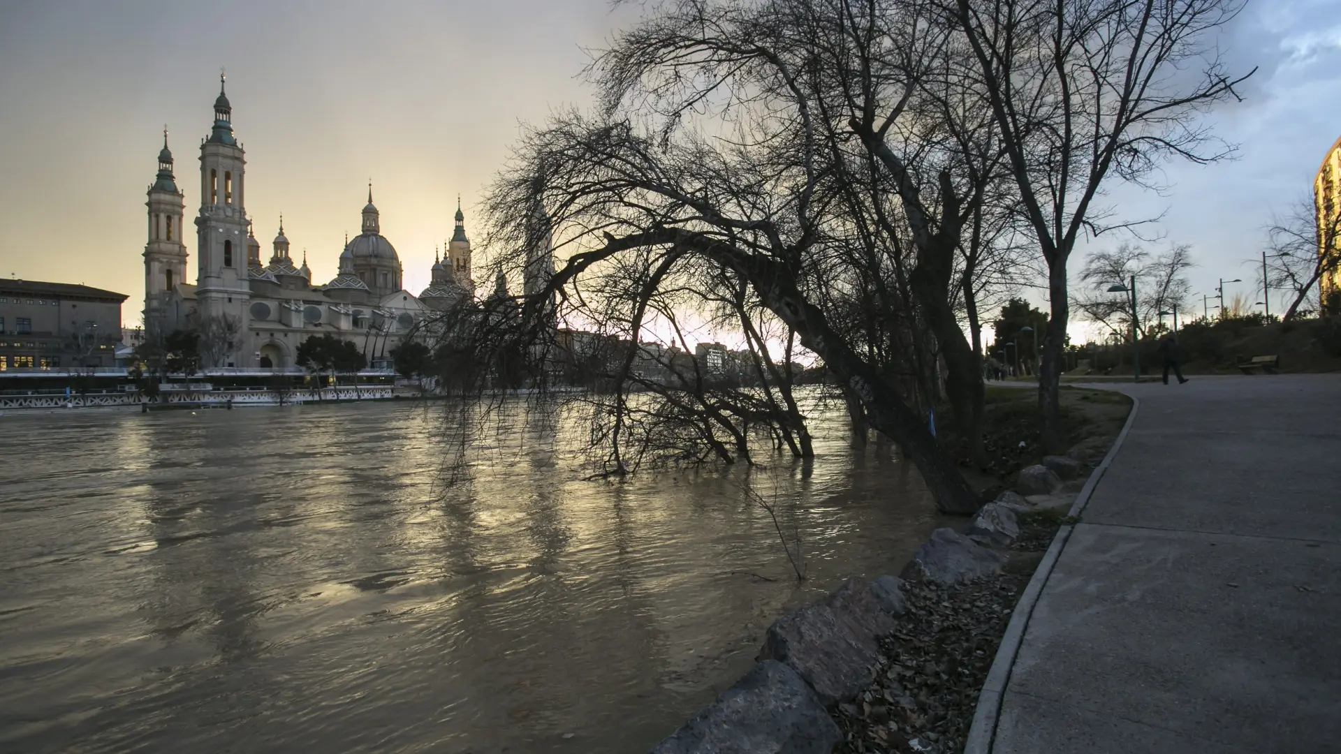 Adelpa envía a la CHE una lista de 17 obras con cargo a los fondos de ...