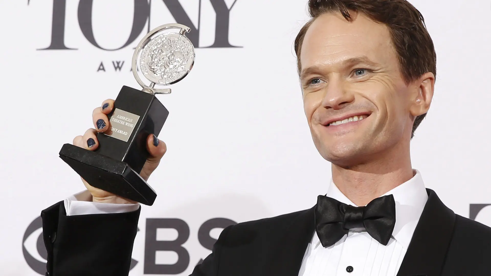 Neil Patrick Harris y Lena Hall, mejores actores de musical según los Tony