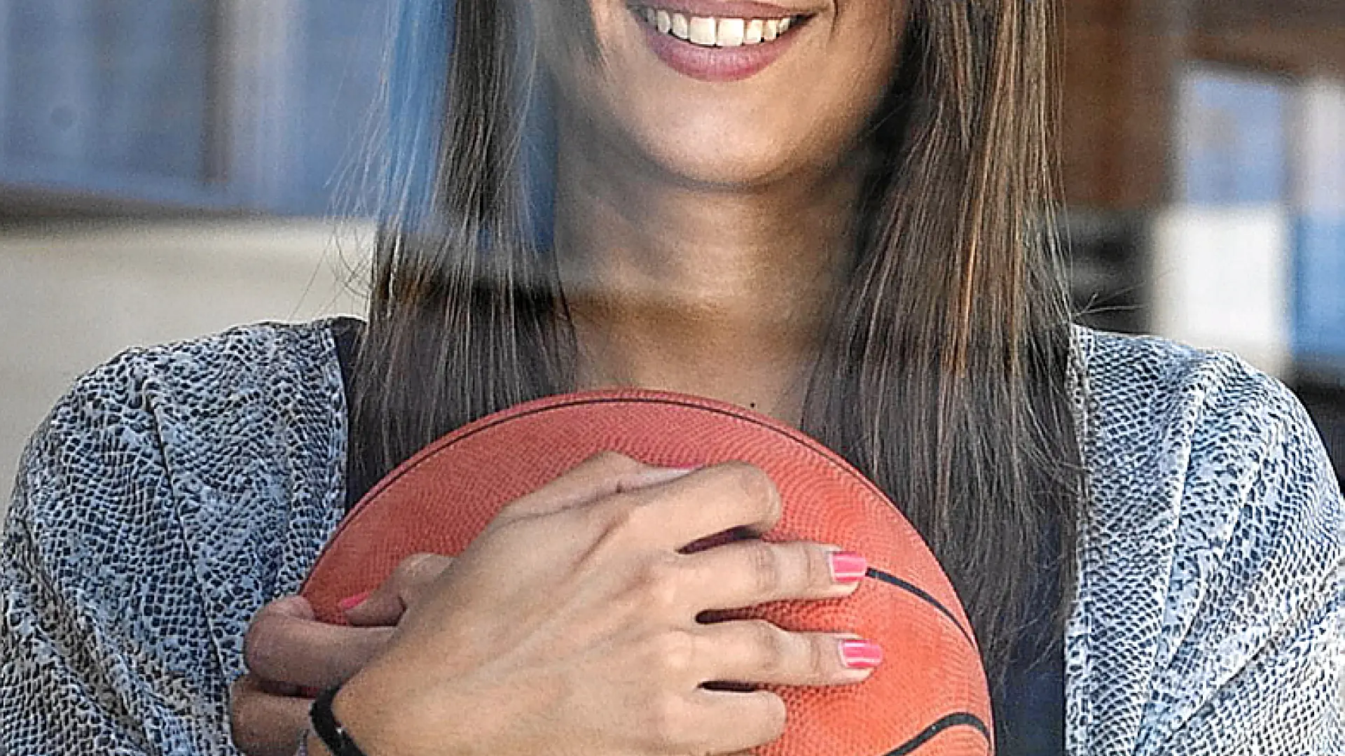 Esparcia regresa con una plata que sabe a oro