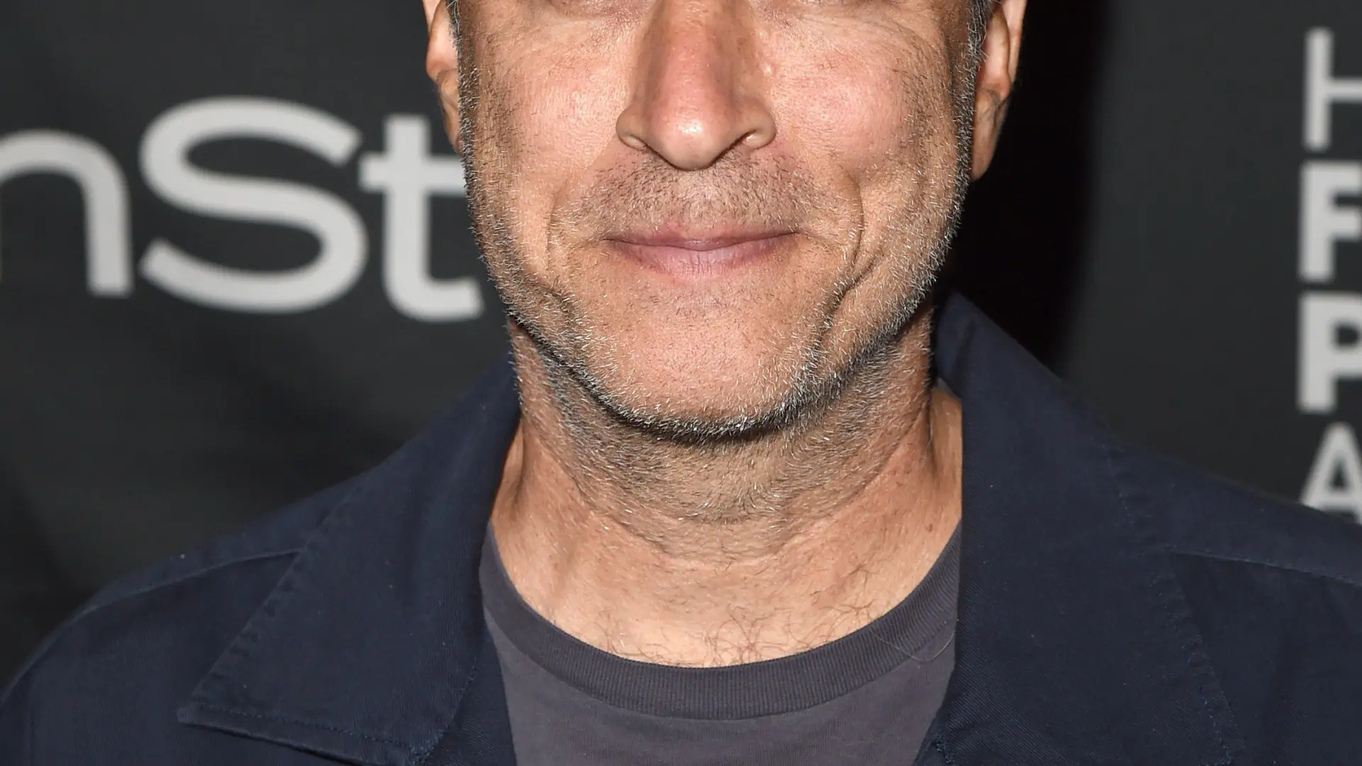 ?El presentador Jon Stewart firma un contrato de cuatro años con la HBO