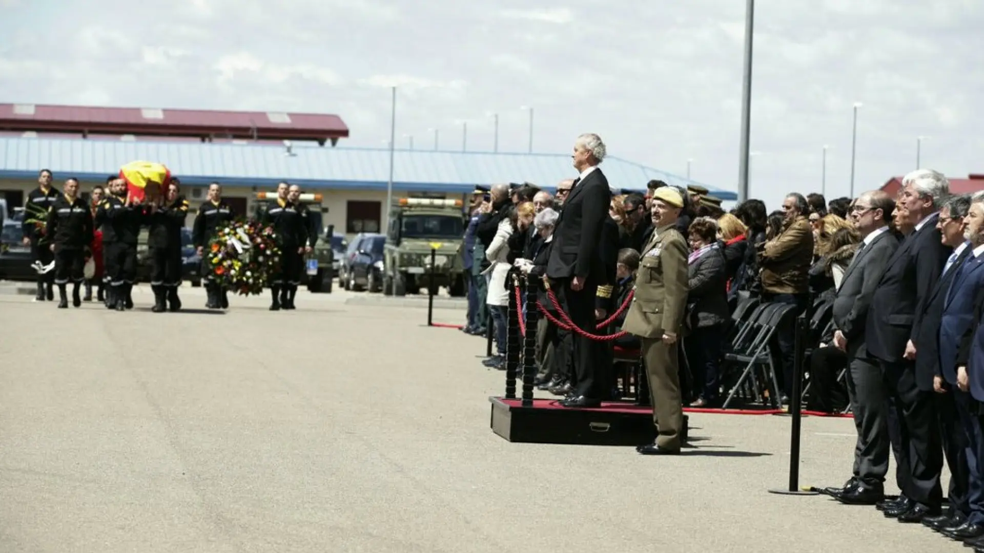 El soldado Martín Rebollo, de la UME, placa al Mérito de Protección ...