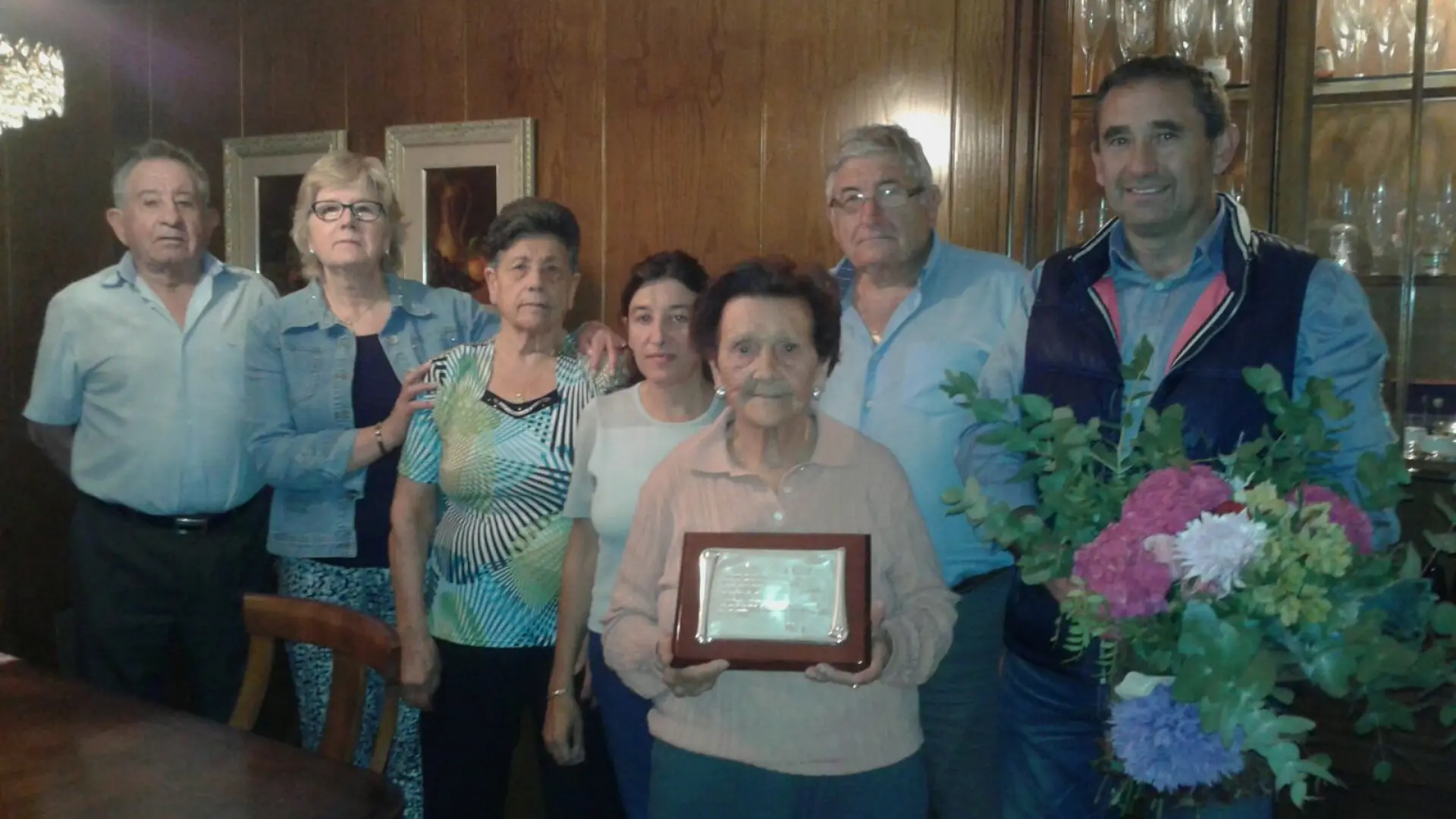 María Raso Ricol cumple cien años en su Fonz natal | Noticias de Huesca ...