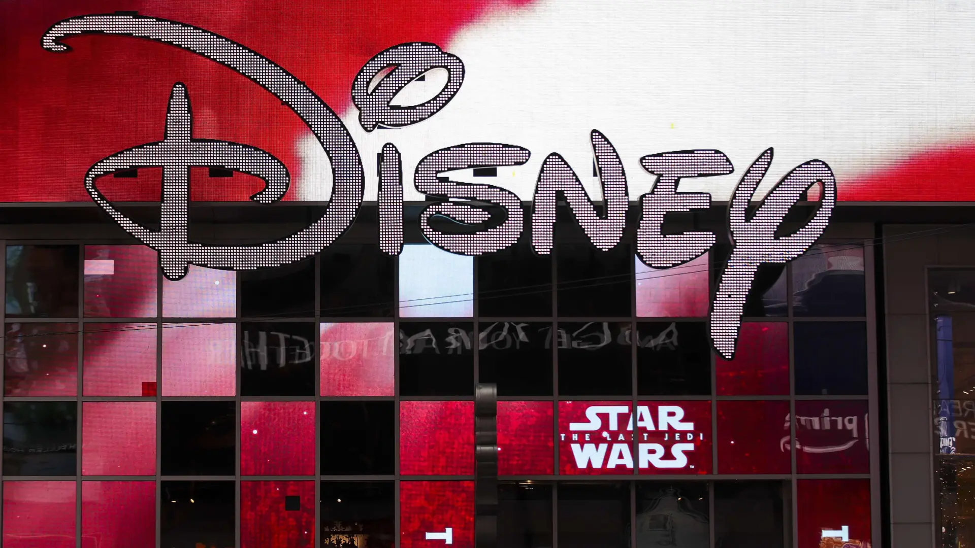 Disney compra el negocio de entretenimiento de 21st Century Fox por 44. ...