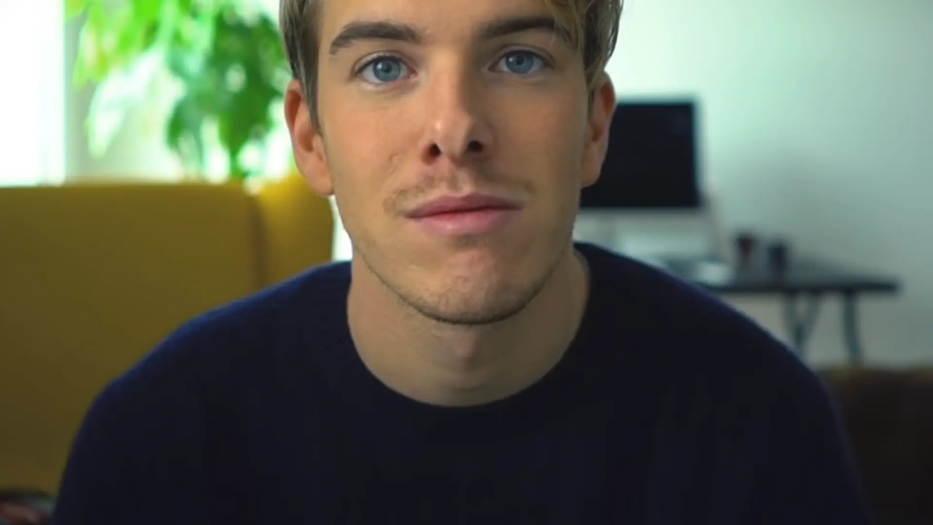 Álex Puértolas, ‘vlogs’ por Zaragoza