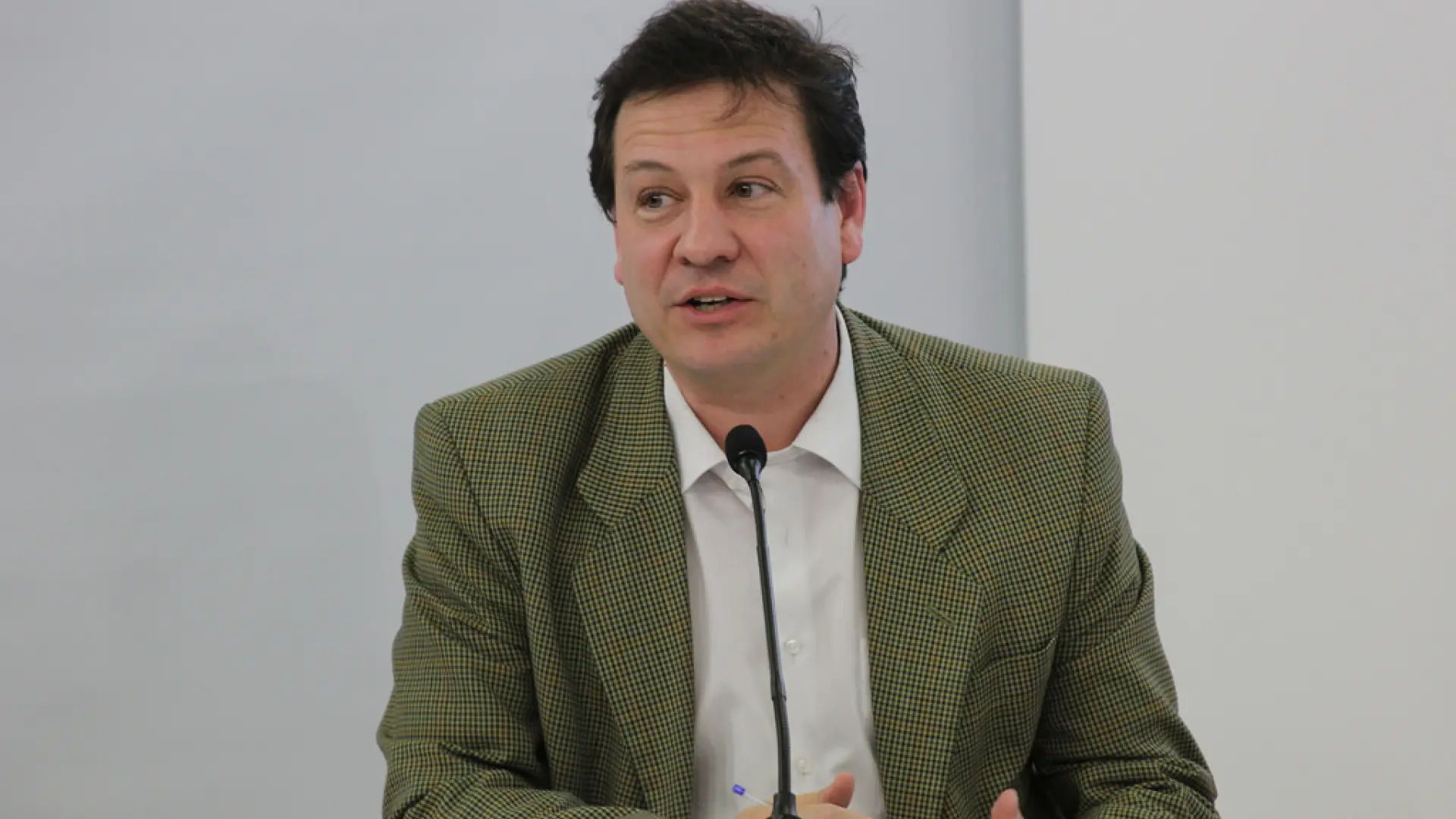 El historiador Fernando Paz renuncia a encabezar la lista de Vox por ...