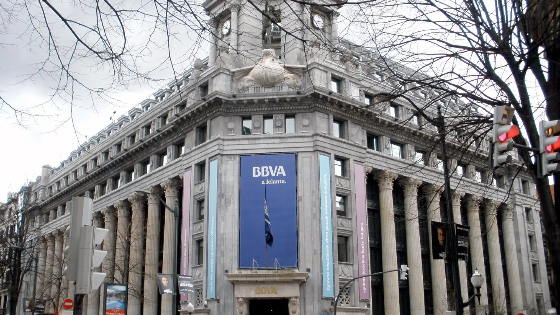 El BBVA gana 6.420 millones de euros en 2022, su récord histórico y un ...