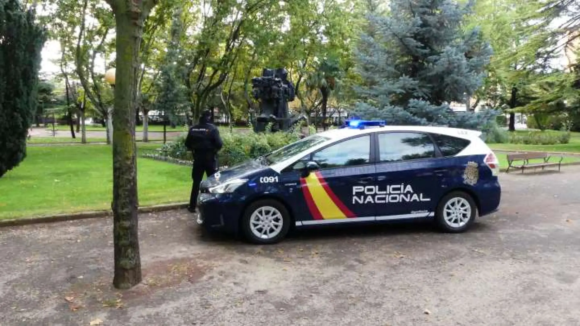 La Policía Local de Teruel desaloja un bar, con la persiana bajada y ... La Policía Local de Teruel desaloja un bar, con la persiana bajada y ...