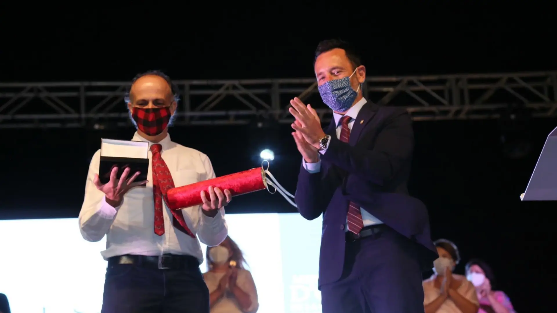 La isla blanca se viste de chachirulo: premio a José Ignacio Ricarte