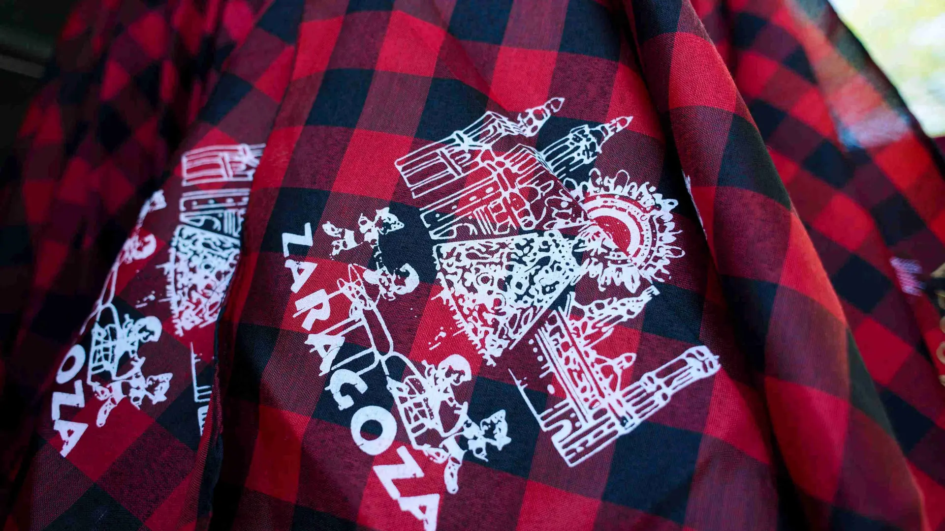 Cinco formas de llevar el cachirulo estas Fiestas del Pilar en Zaragoza