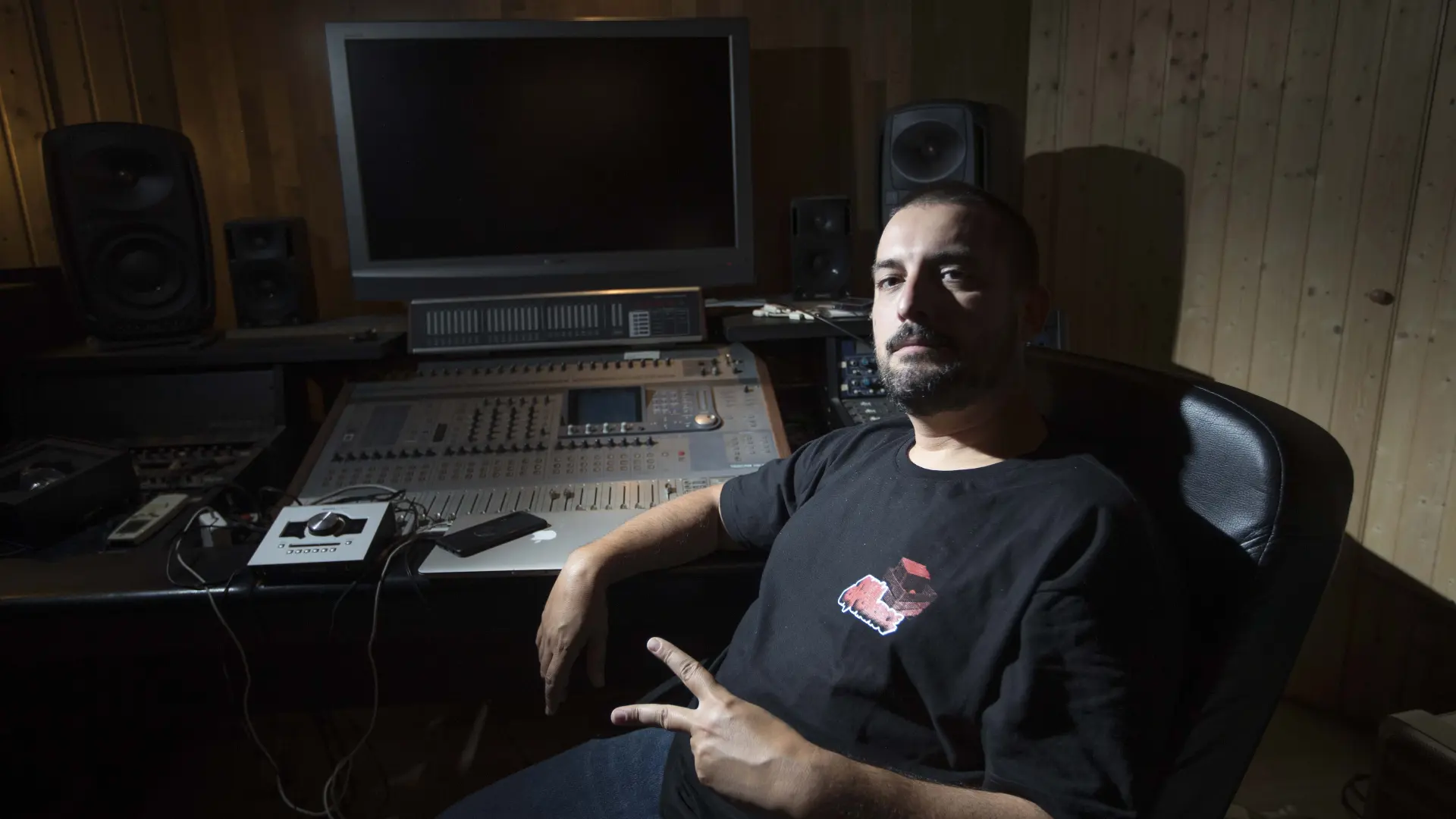 El rapero zaragozano R de Rumba lanza un nuevo disco