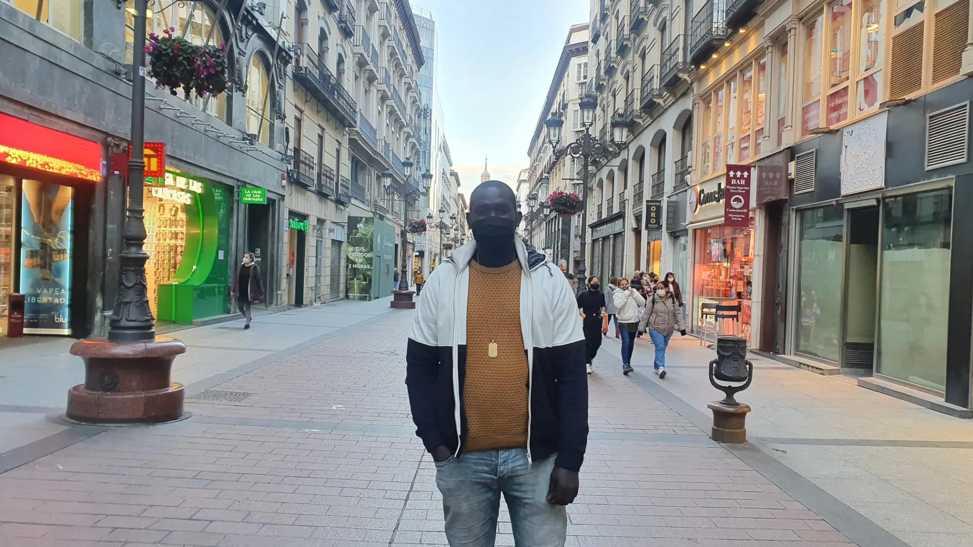 Concierto de la calle Alfonso: Big Moon, artista callejero: “Paré la ...