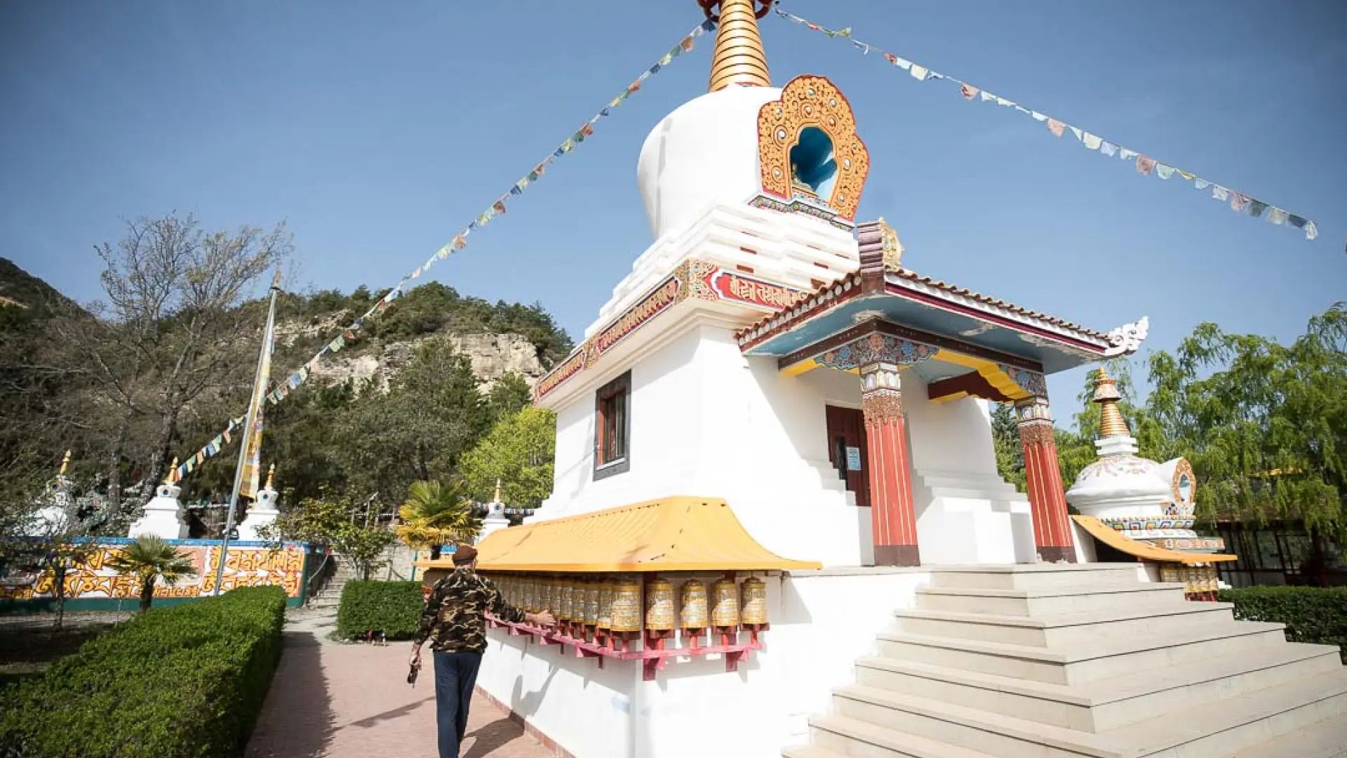 Fotos del centro budista Dag Shang Kagyu de Panillo en 'Aragón es ...