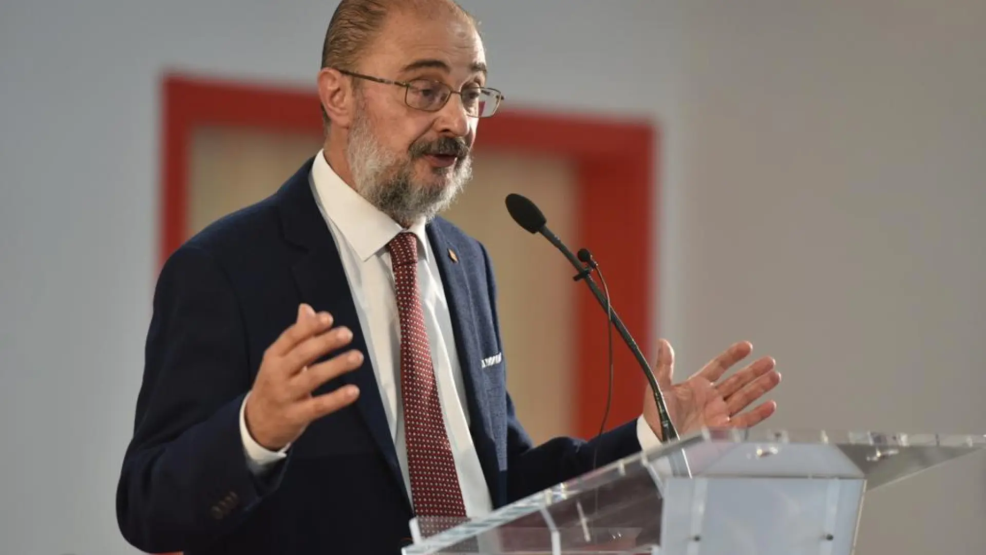 Lambán: "En nombre de las víctimas de ETA debemos hacer esfuerzos ...