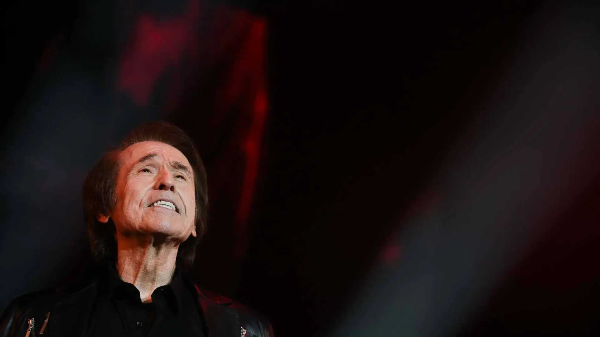 Raphael celebra en Zaragoza sus sesenta años sobre el escenario | En ...