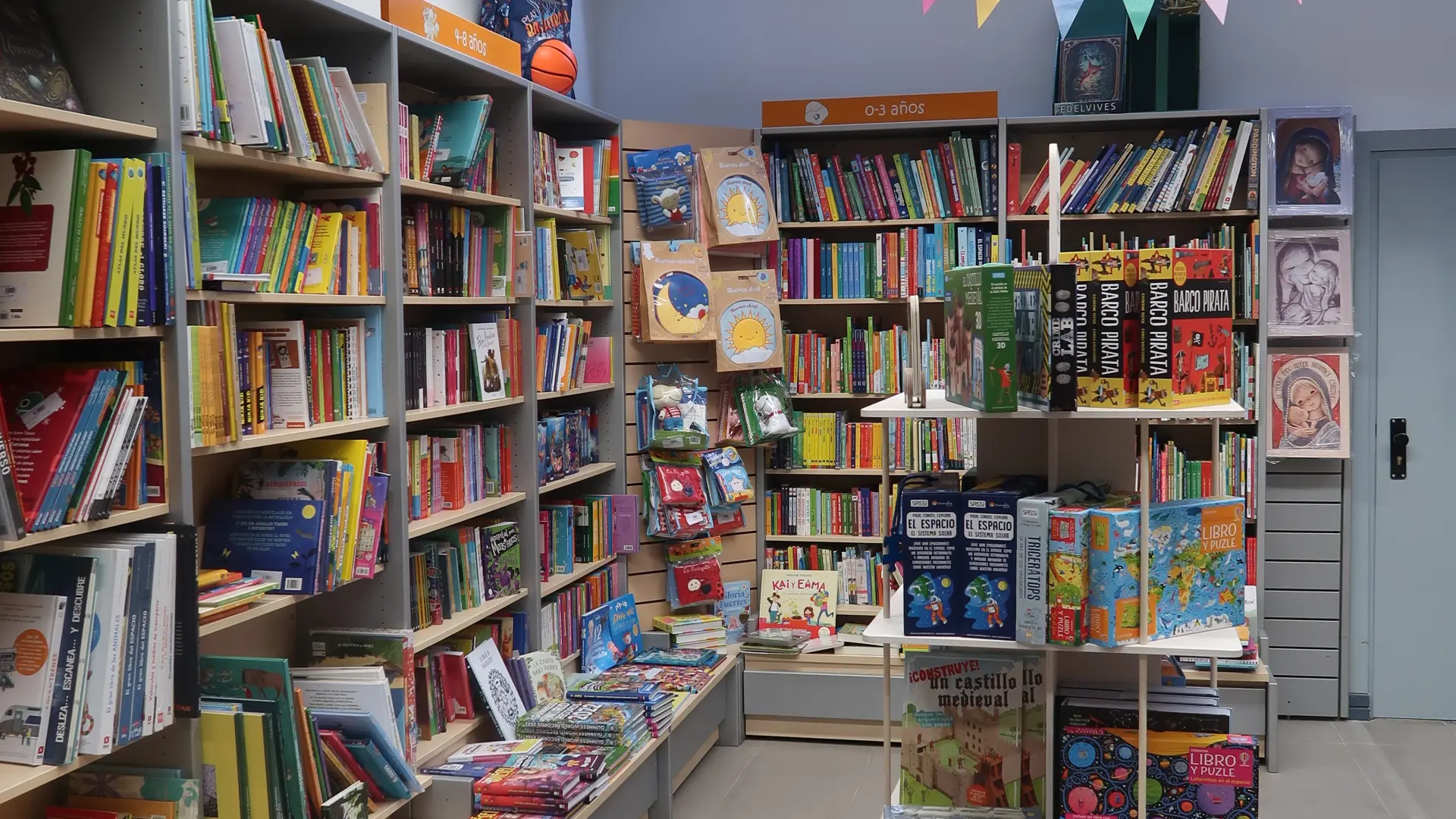 La librería Troa Fontibre se traslada a León XIII y amplía su espacio y ...
