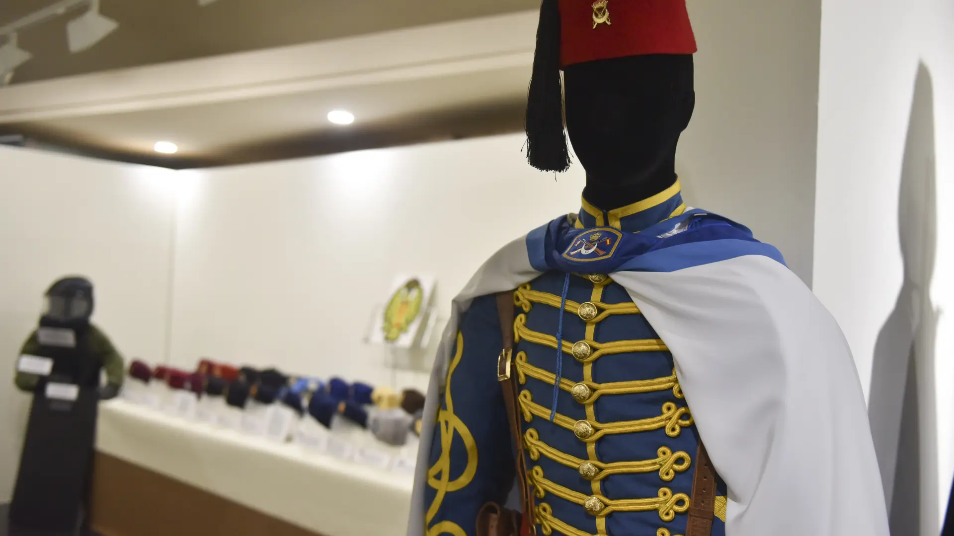 Del morrión a la boina militar pasando por el tricornio, uno de los ...