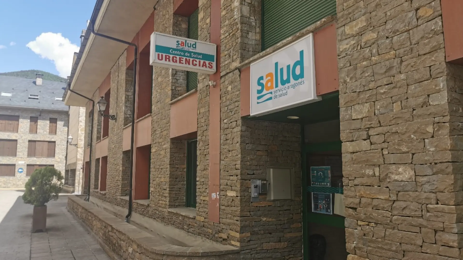 Biescas se queda sin cinco de los seis médicos de atención continuada