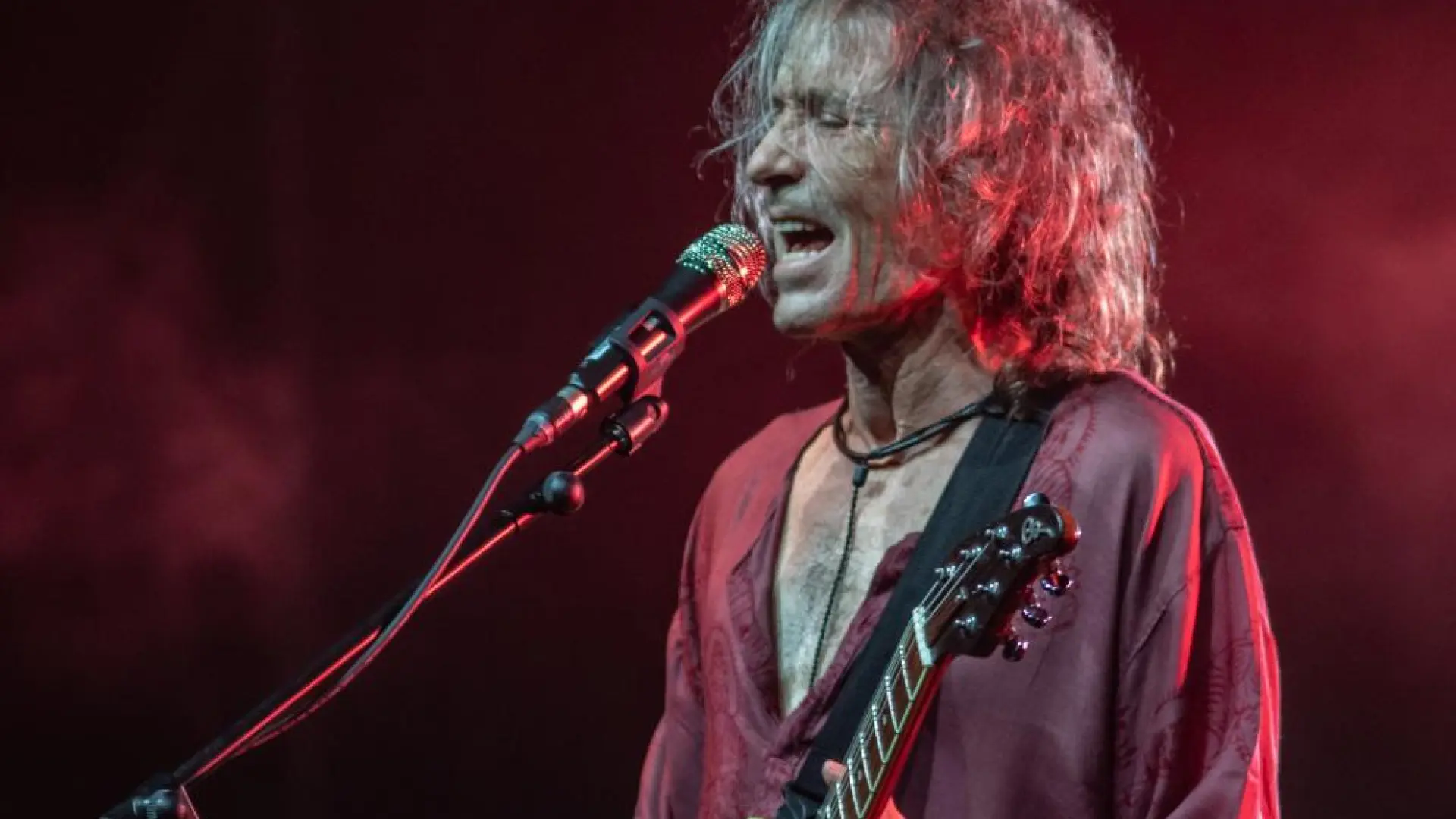 Robe, el que fuera líder de Extremoduro, llega a Teruel con tres horas ...