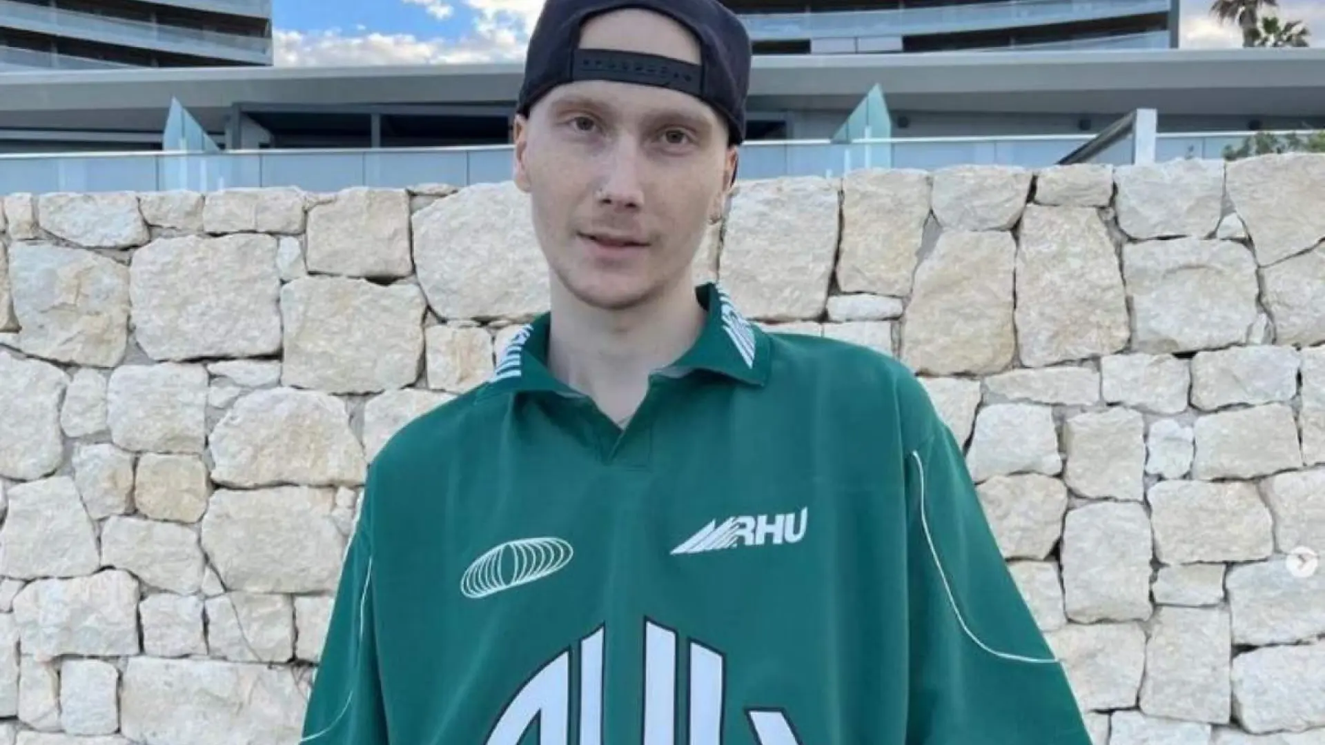 Muere Charlie, el famoso tiktoker que relataba con humor su día a día ...