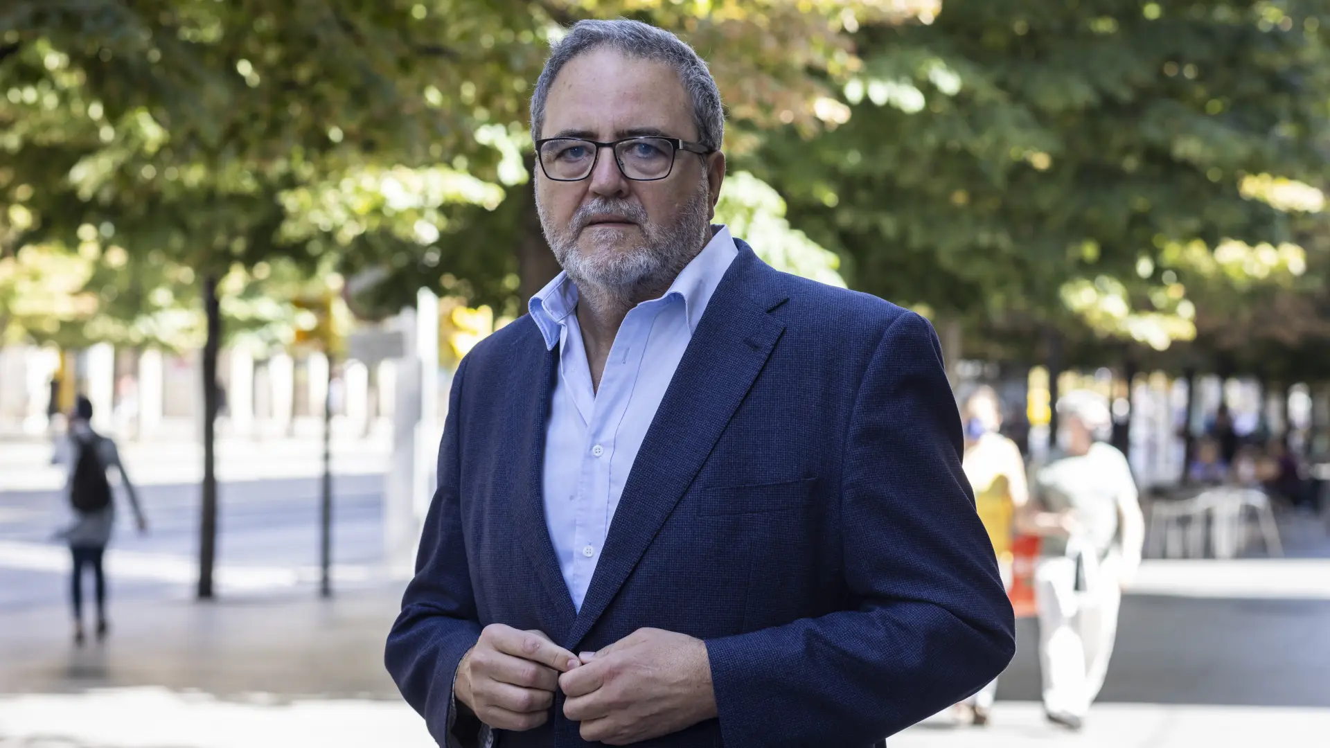 Alberto Serrano Dolader: "Leer alimenta la mente como un banquete"