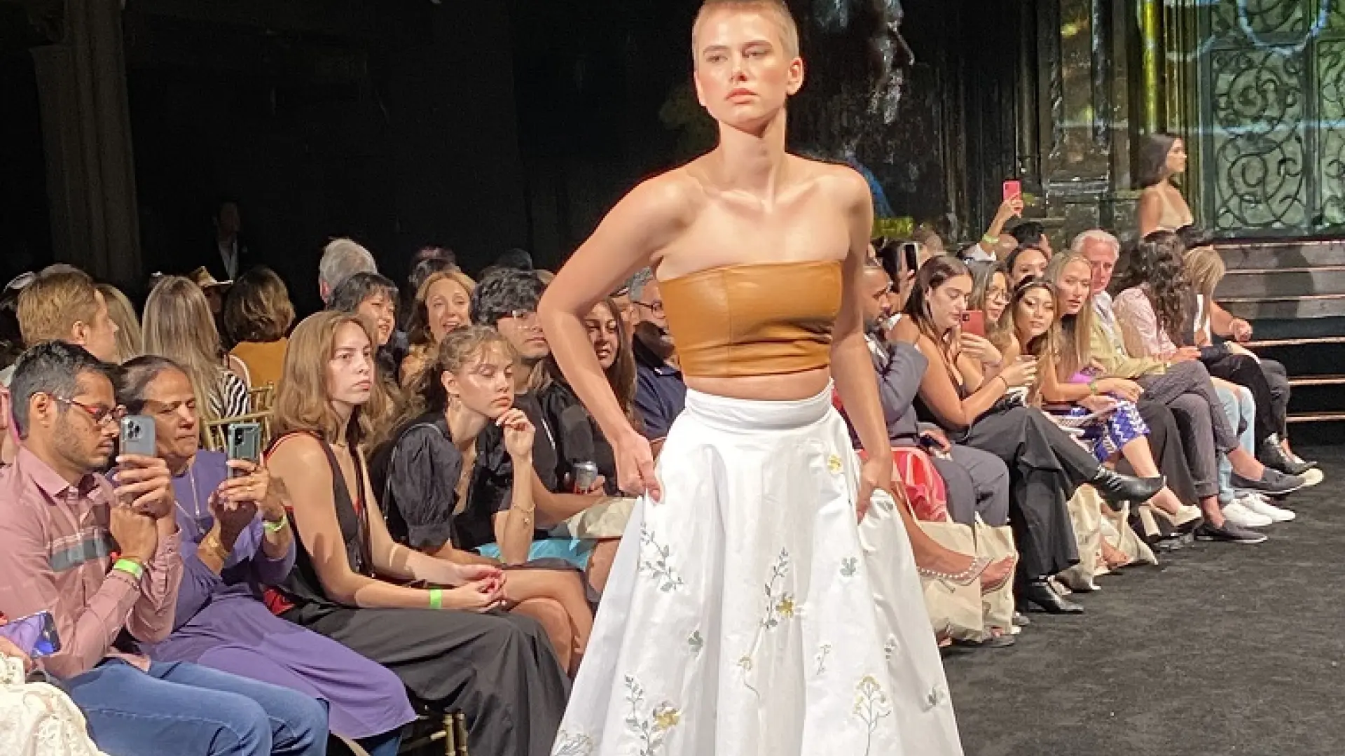 Desfiles de la New York Fashion Week en la sinagoga del aragonés Ángel ...