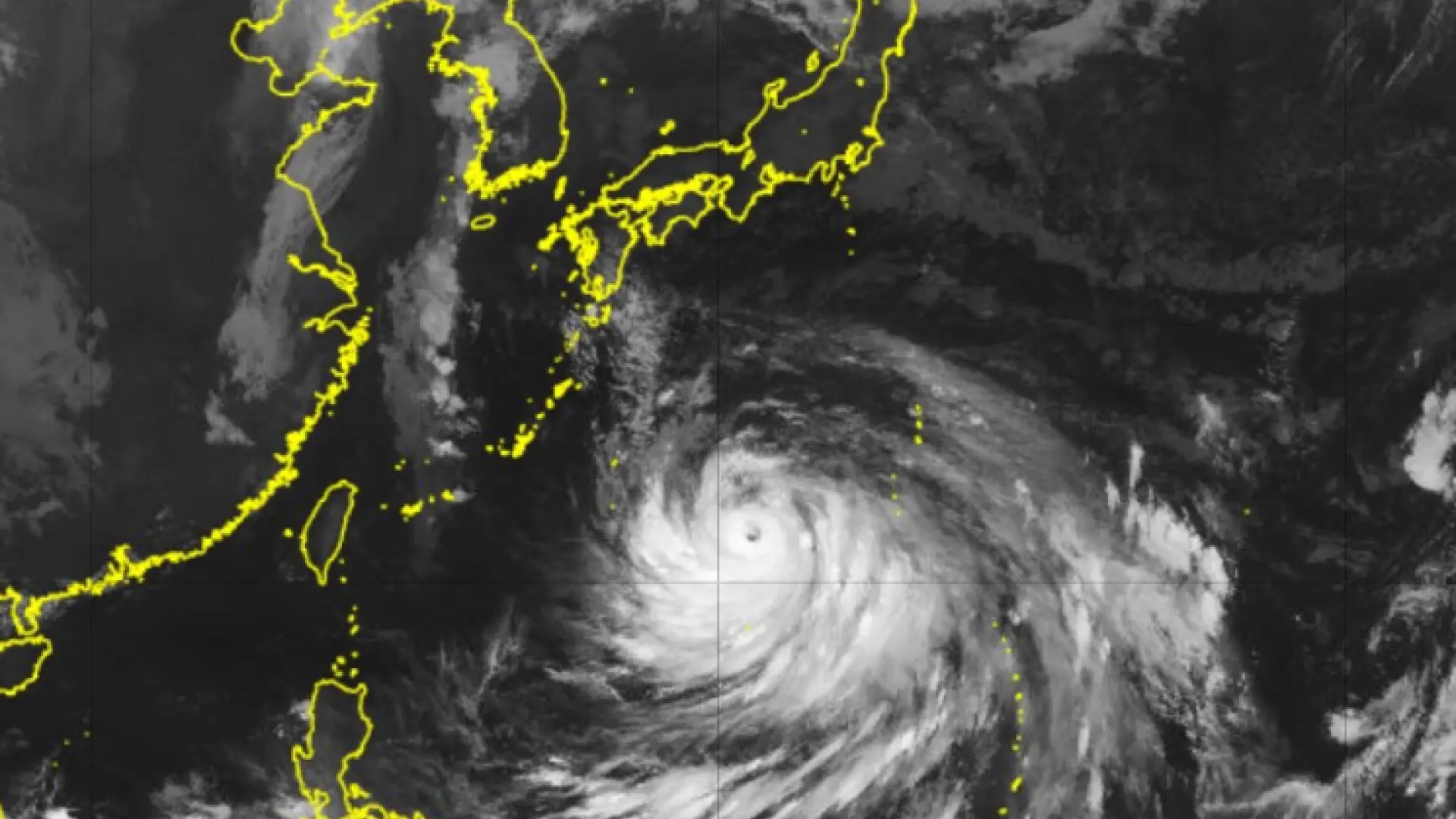 Japón activa la máxima alerta ante la llegada de un tifon Japón activa la máxima alerta ante la llegada de un tifon