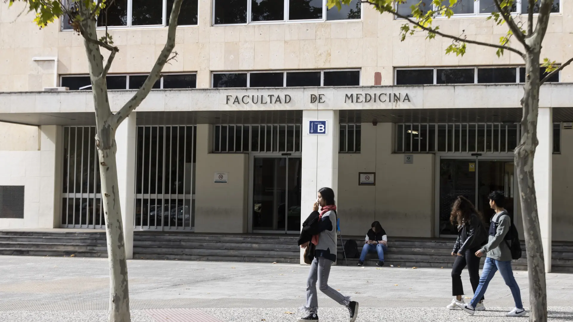 La Facultad de Medicina acoge este domingo la macroconvocatoria para 7.757 puestos en Correos ...