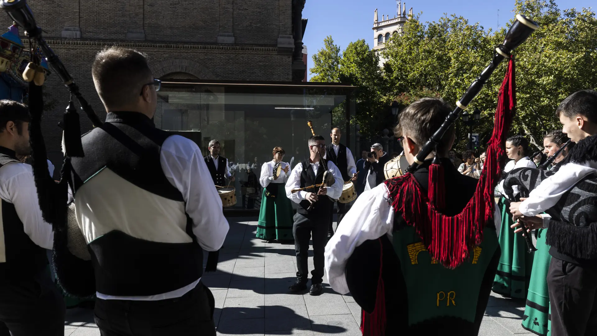 Fotos: Zaragoza vibra con el IV Encuentro de Gaitas | Imágenes