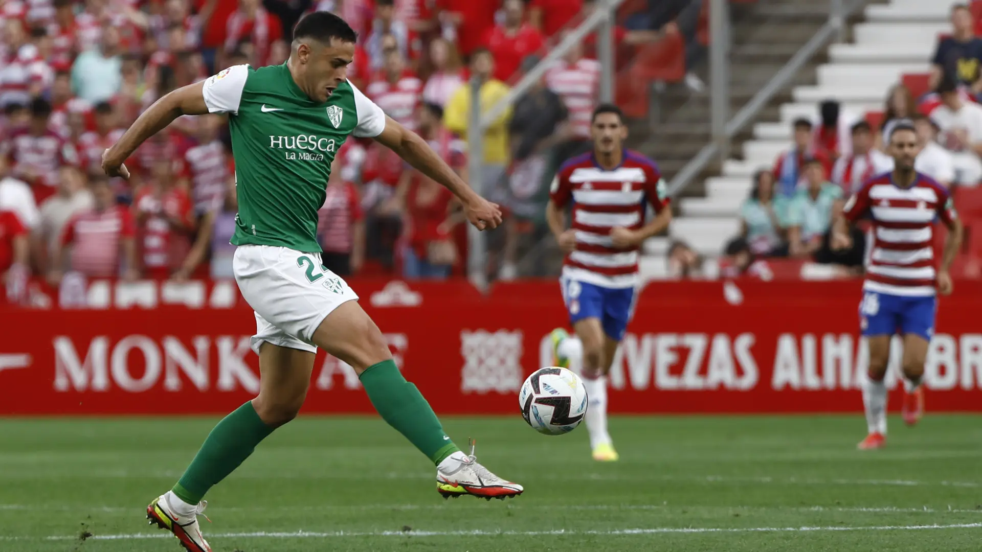 Horario y dónde ver el partido SD Huesca-Granada