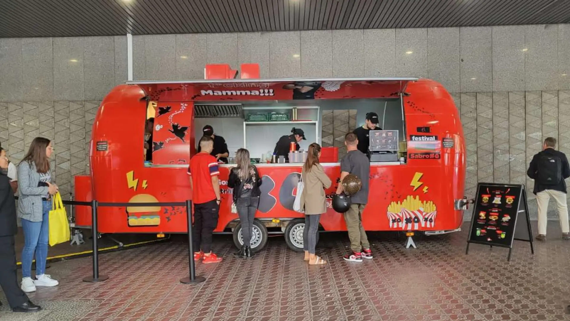 Esta es la nueva carta de la 'food truck' de GoXO en Zaragoza, los ...