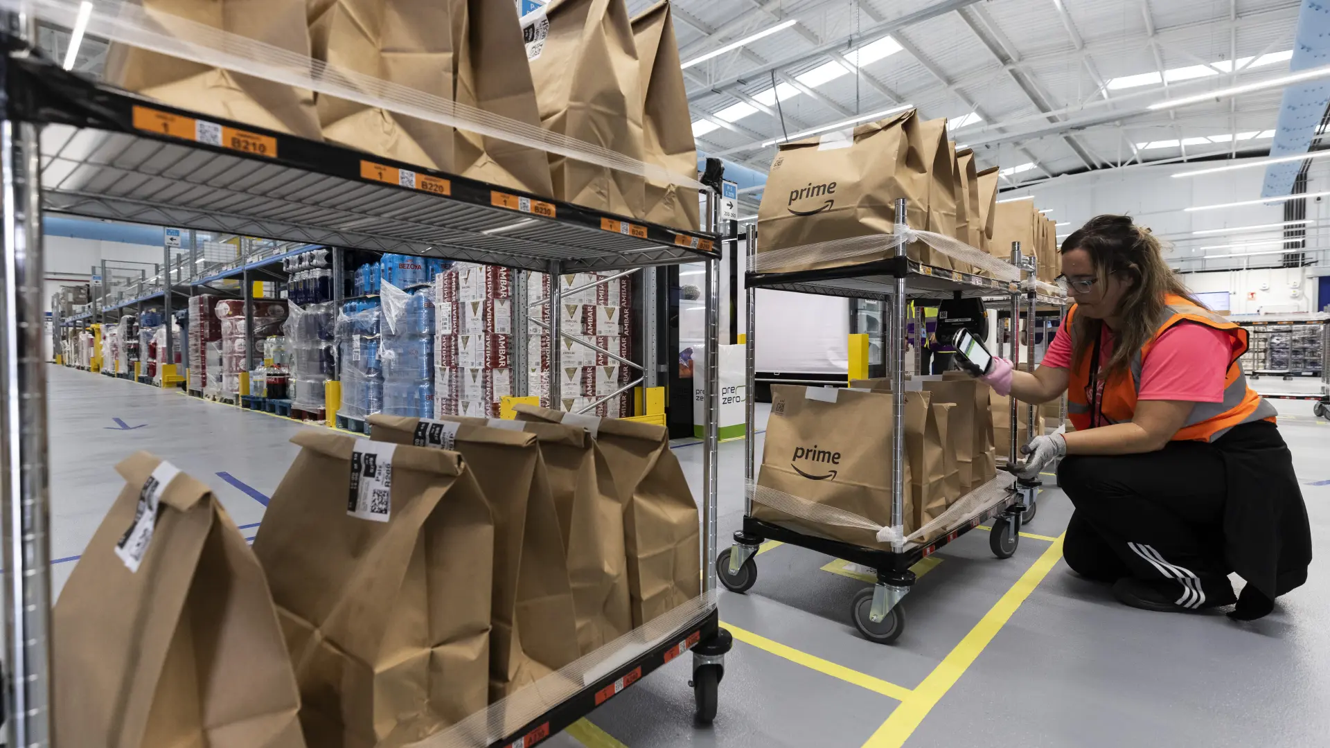 Amazon Fresh abre en Zaragoza al 30% de su capacidad y prevé llegar a ...