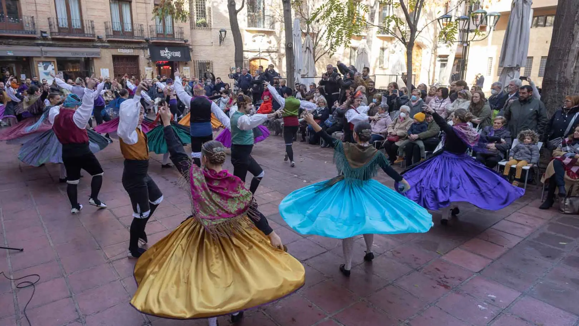 La jota se reivindica en la calle como patrimonio cultural inmaterial