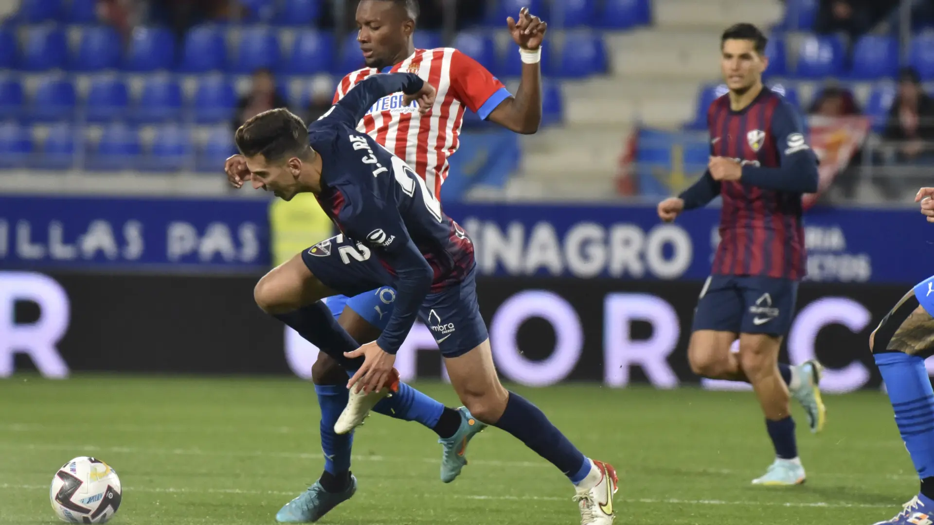 La baja de Juan Carlos abre un agujero en el ataque de la SD Huesca