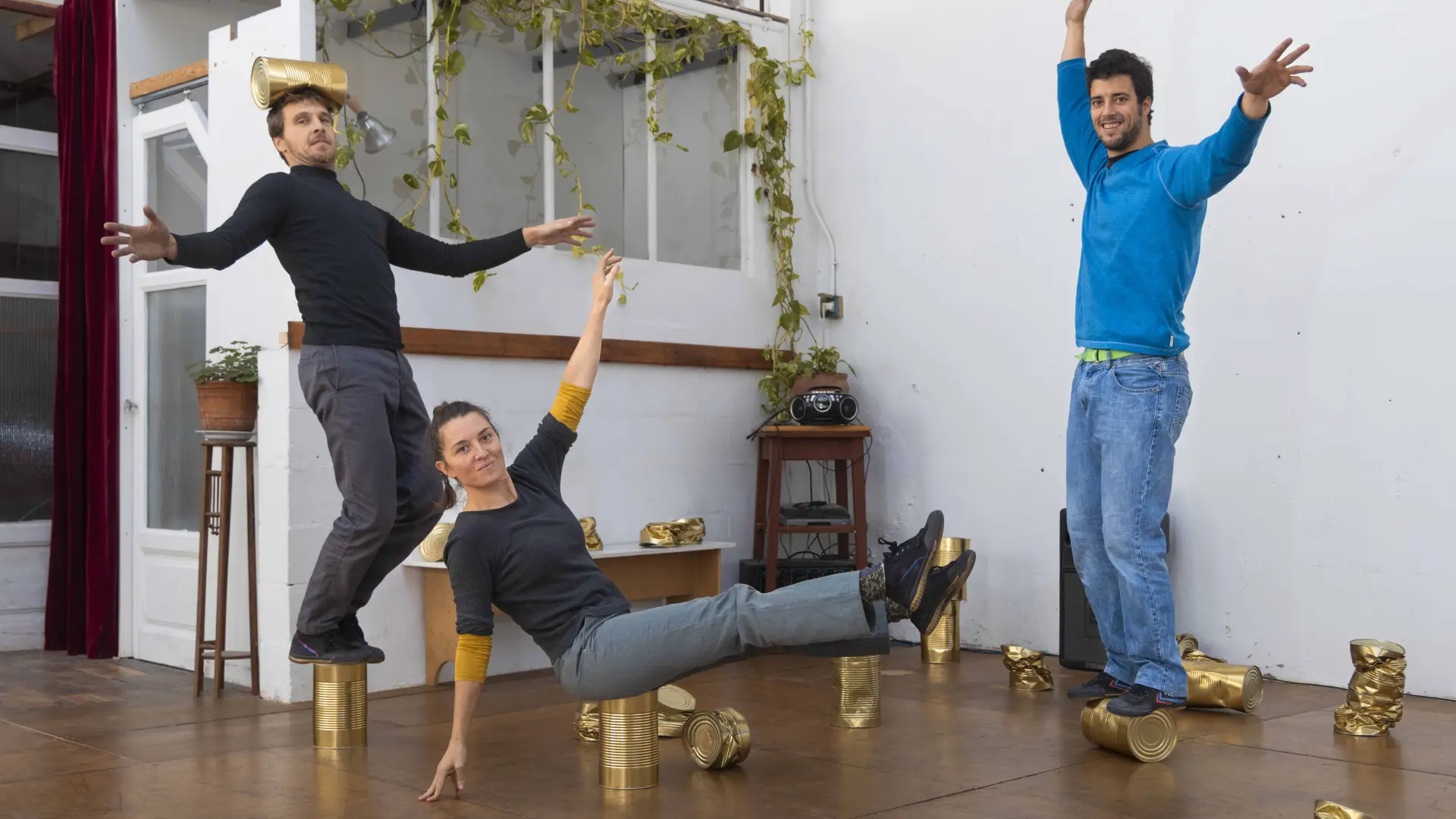 La compañía D’Click y su espectáculo ‘Latas’, el triunfo del circo ...