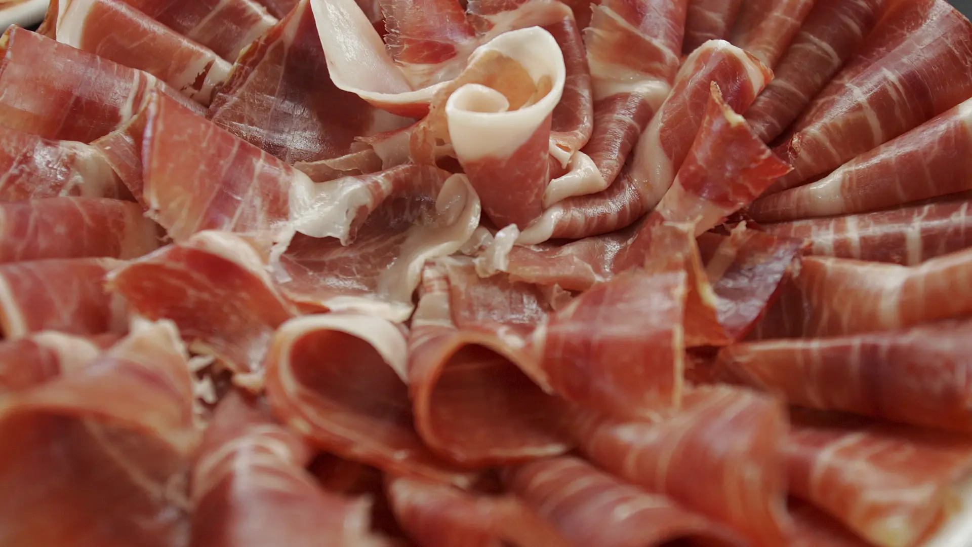 Dónde comprar y comer jamón de Teruel en la capital o en secaderos cercanos