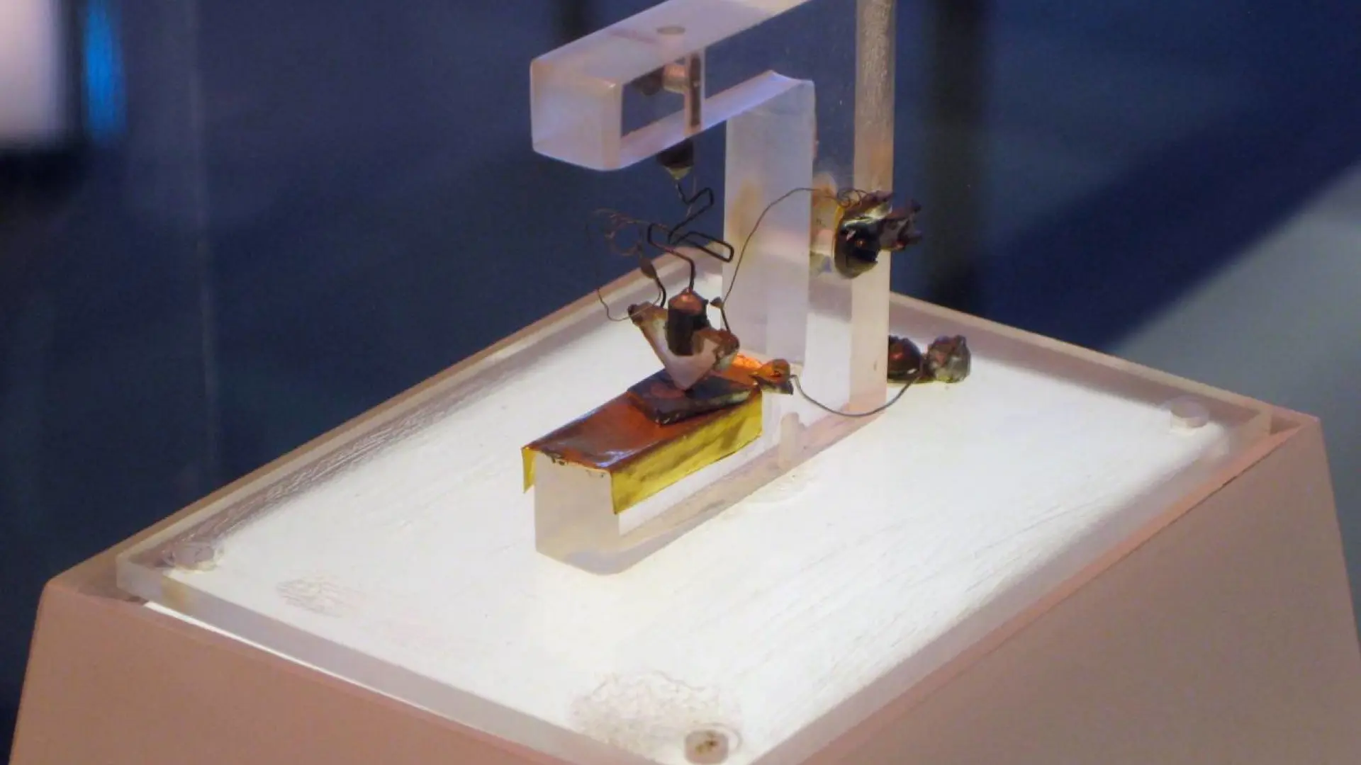 75 años de la invención del transistor: el origen de una tecnología ...