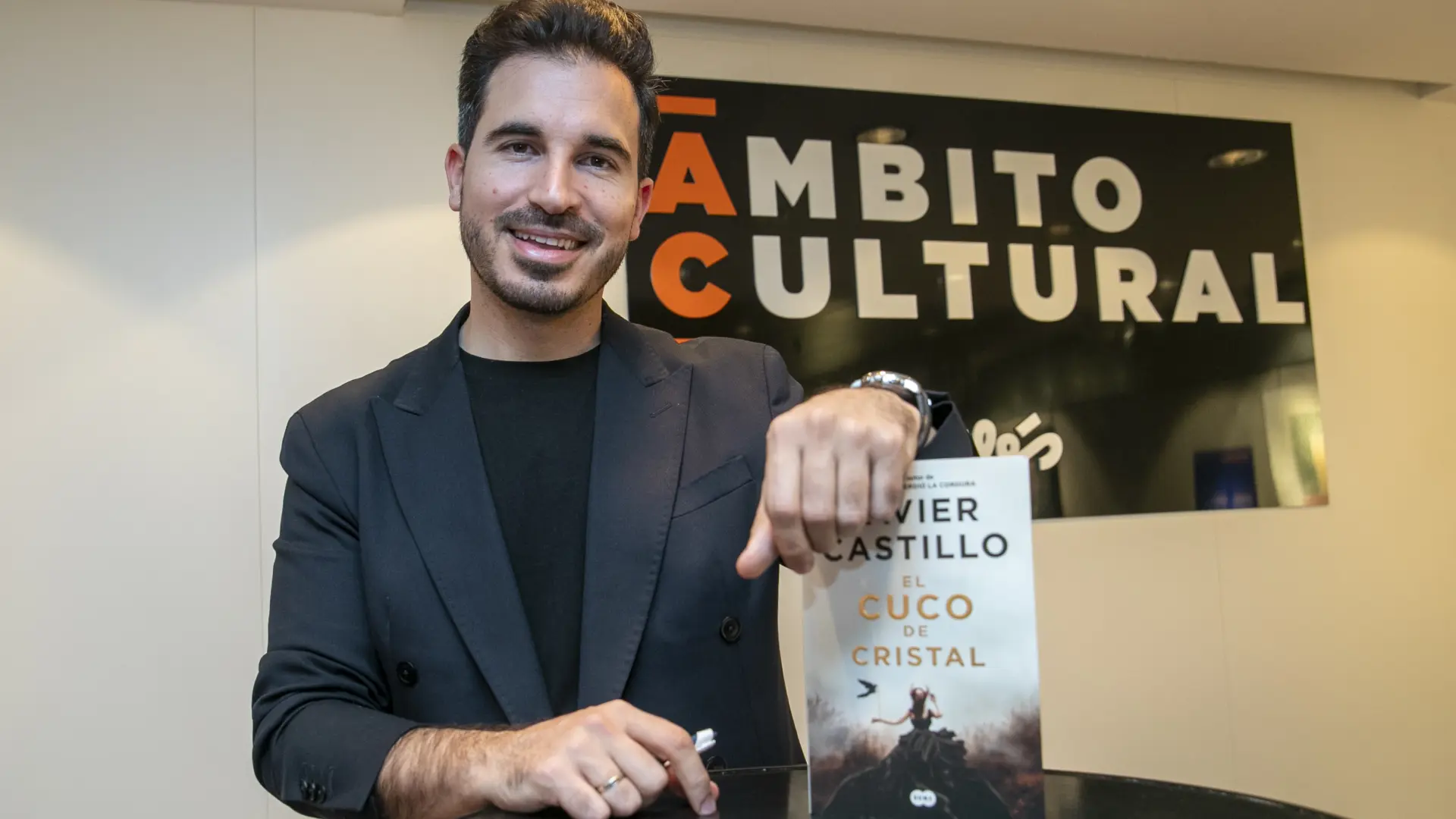 Javier Castillo, escritor: "Siempre hay un momento para arriesgarlo todo"