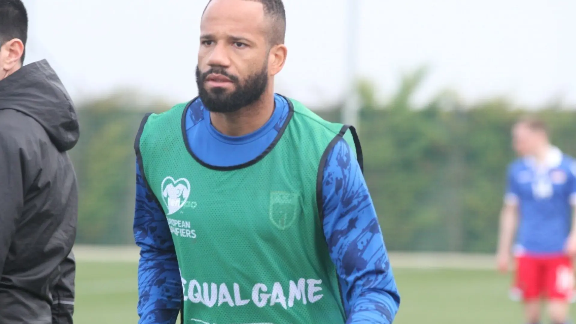 El vuelo de regreso de Bebé se retrasa y no llega al entrenamiento ...