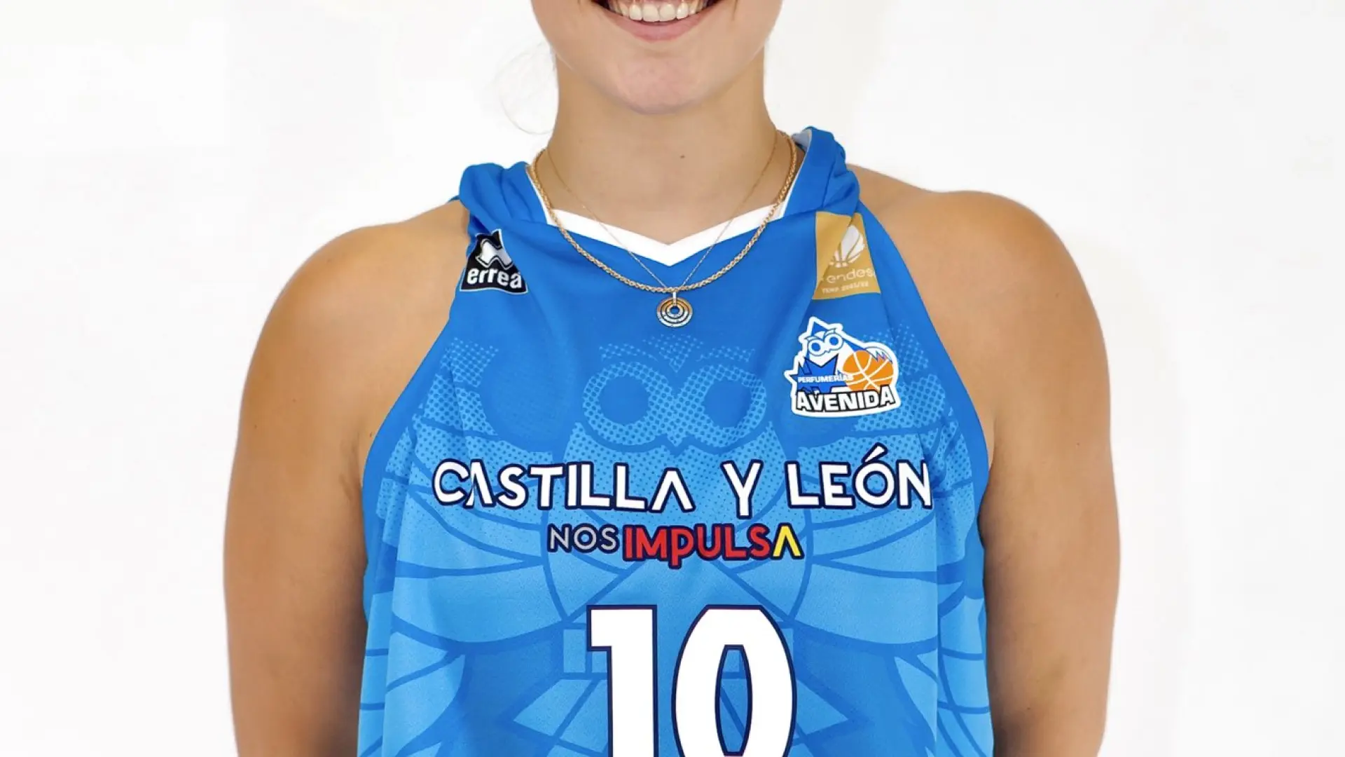 La internacional letona Aleksa Gulbe refuerza el juego interior del ...