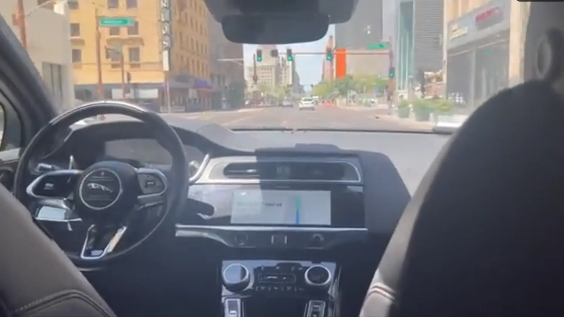 Uber ofrecerá servicios sin conductor utilizando los robotaxis de Waymo ...