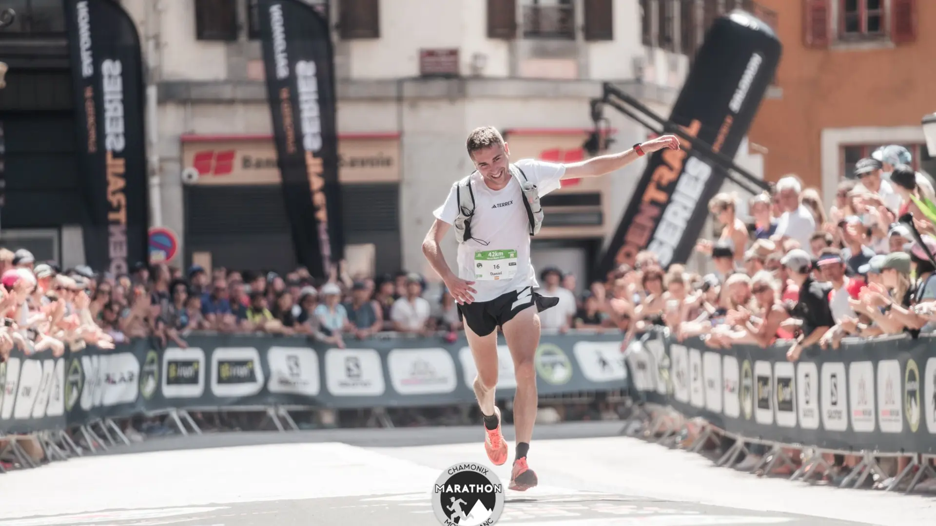 Daniel Osanz disfruta, sufre y aprende en Chamonix