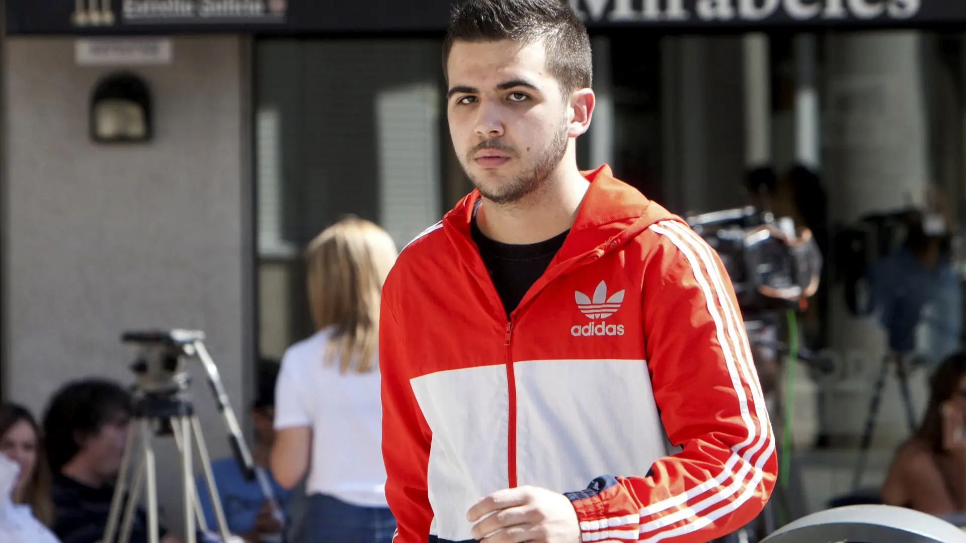 Prisión provisional y sin fianza para el hombre que atacó a un periodista con un cuchillo