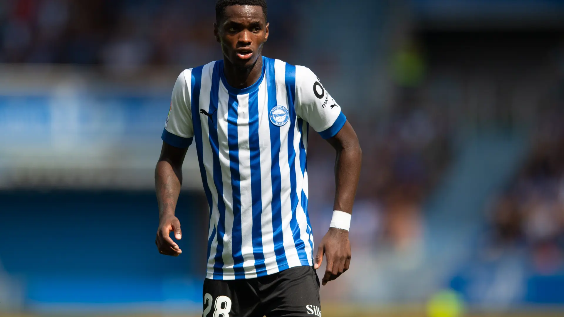 Álex Balboa, la cuarta cara nueva en la SD Huesca